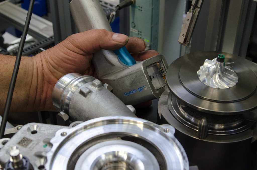 Code-Leser aus Aluminium im Einsatz bei BorgWarner | inVISION