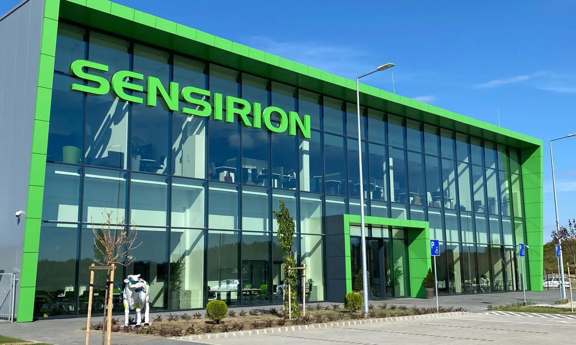 Sensirion eröffnet Produktionsgebäude in Ungarn | Industrial AI