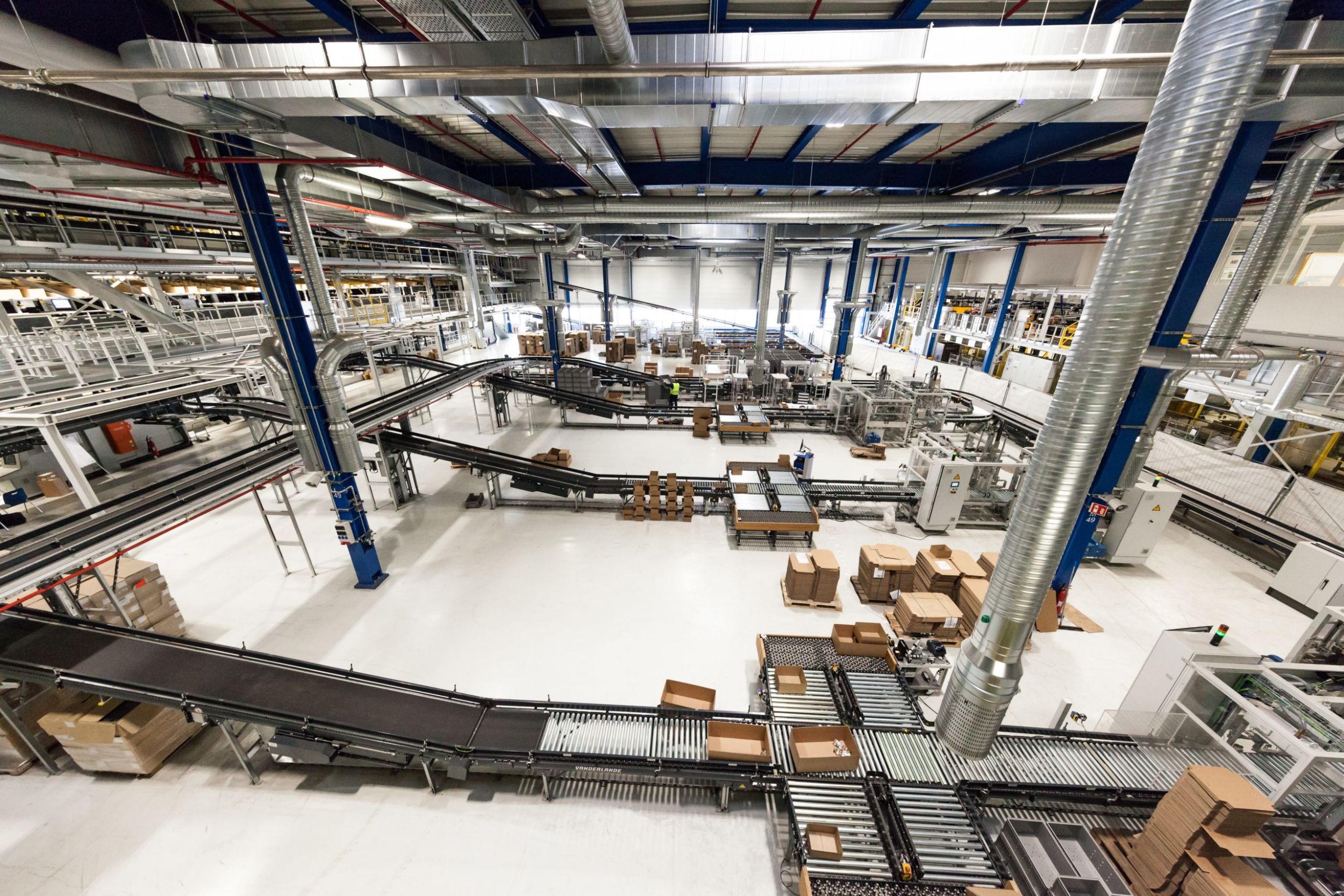 Komplexes Shuttle-System - dhf Intralogistik online