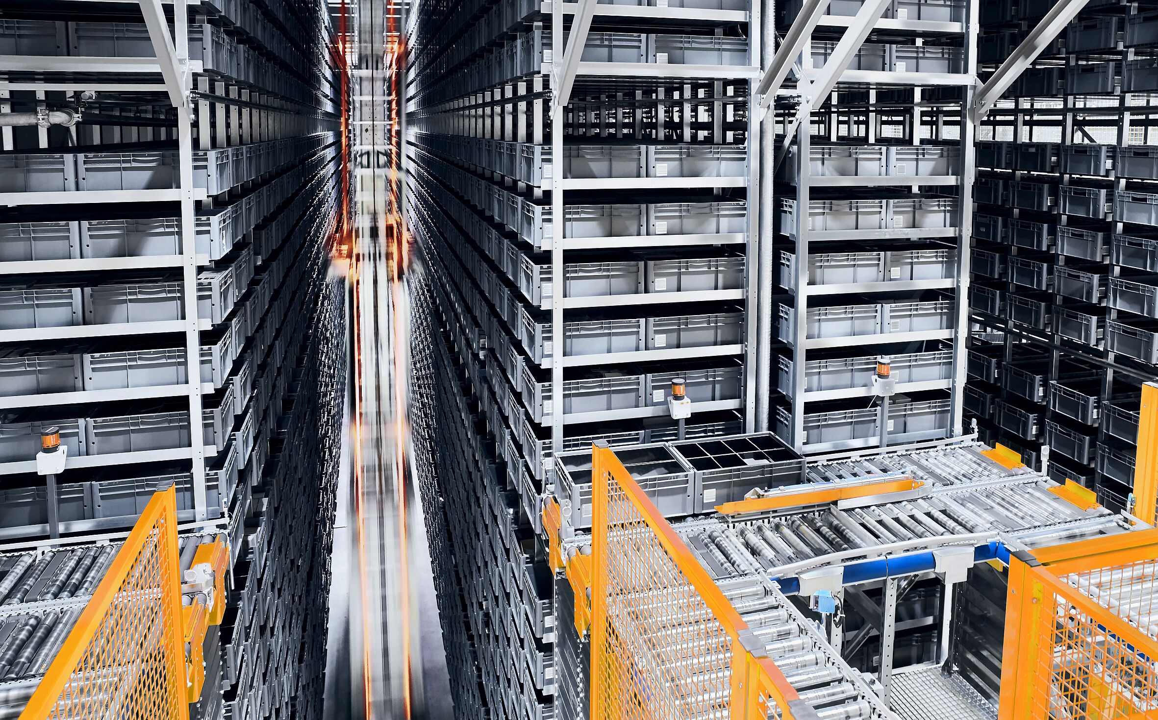 Automatisches Hochregallager versorgt die Produktion - dhf ...