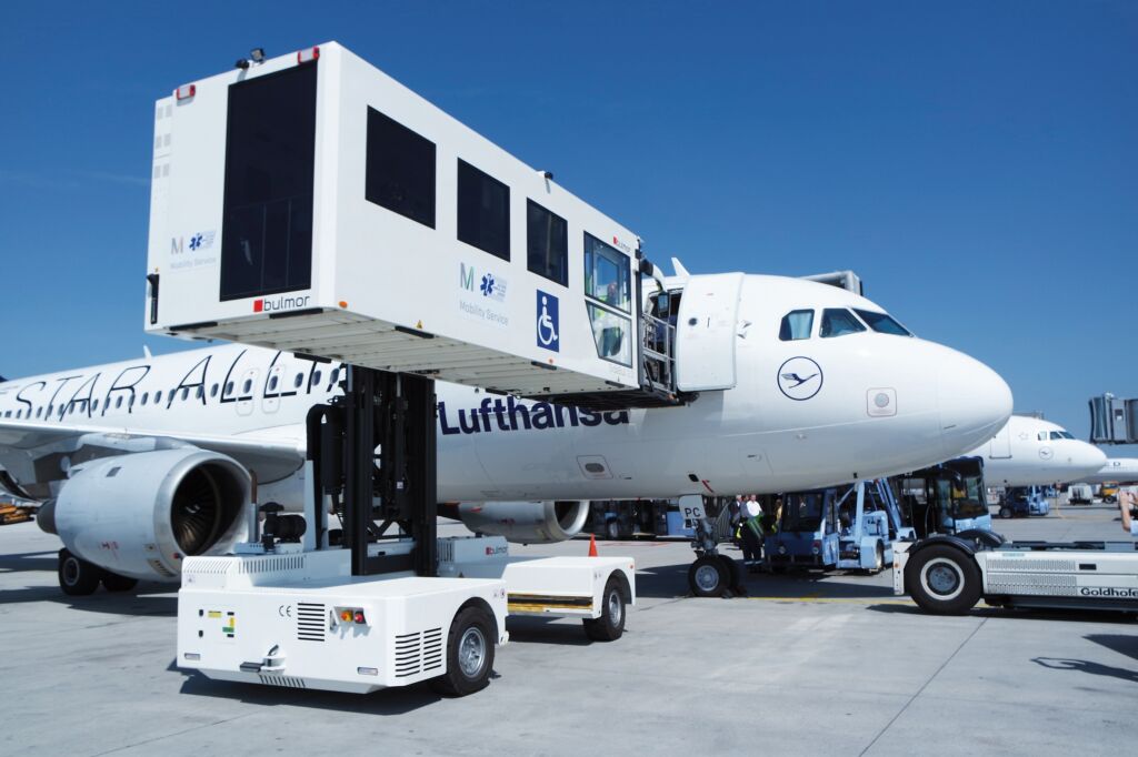 Maßgeschneiderte Maschinenlösungen - dhf Intralogistik online