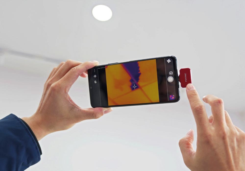 Plug-in Thermal Imaging Camera for Smartphones - inVISION NEWS