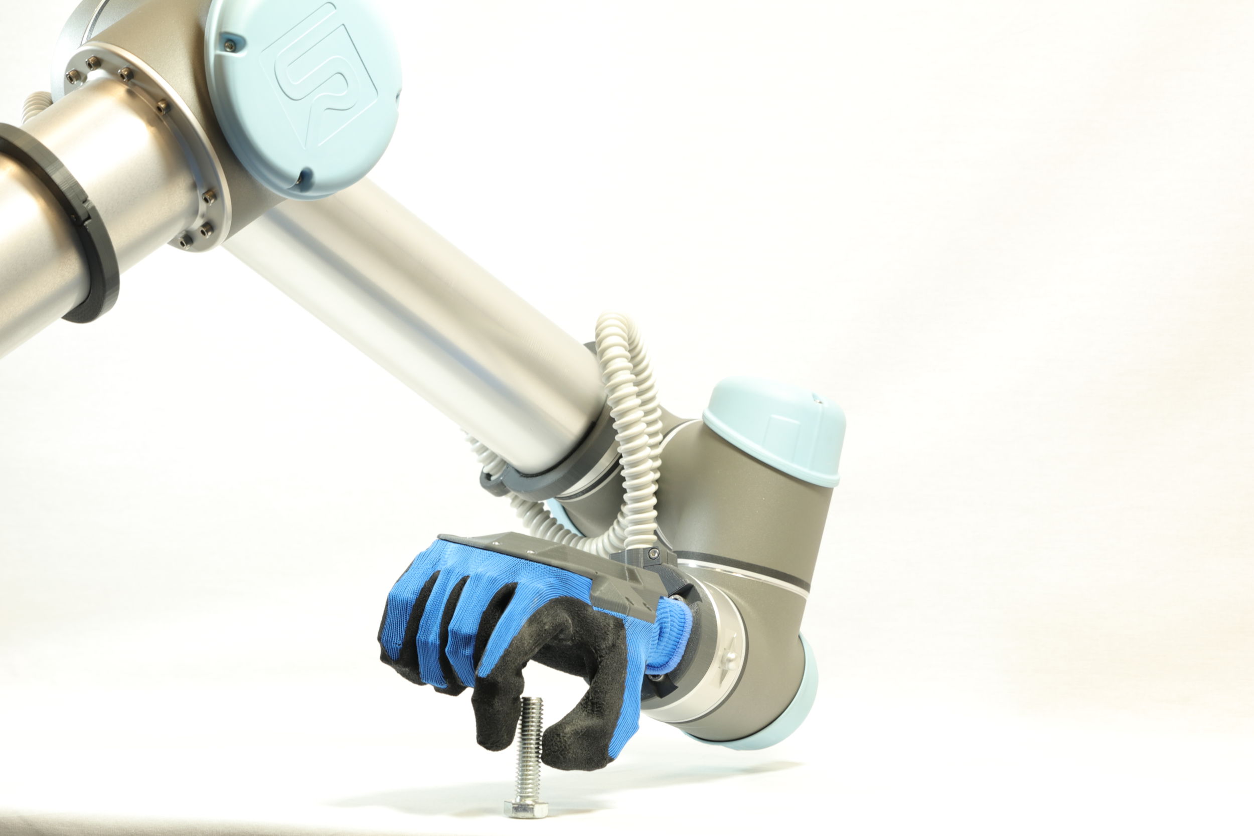 Roboterhand für Forschung und Industrie | ROBOTIK UND PRODUKTION