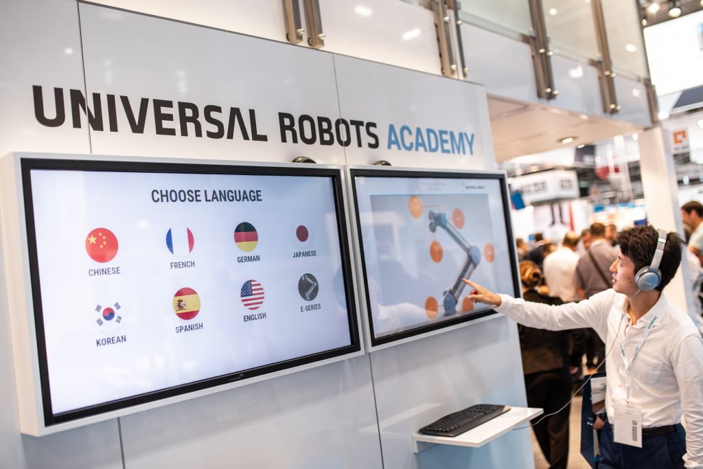 Universal Robots eröffnet Trainingszentren - ROBOTIK UND PRODUKTION
