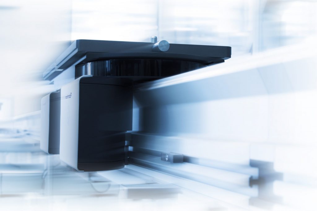 Intelligente Transportshuttles mit Rundumblick - ROBOTIK UND PRODUKTION