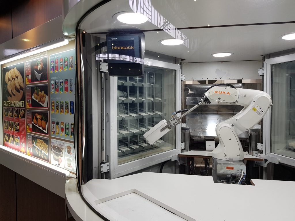Erster Fast-Food-Automat mit Roboter - ROBOTIK UND PRODUKTION