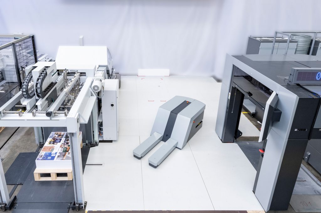 Kundenspezifisch anpassbares FTS - ROBOTIK UND PRODUKTION