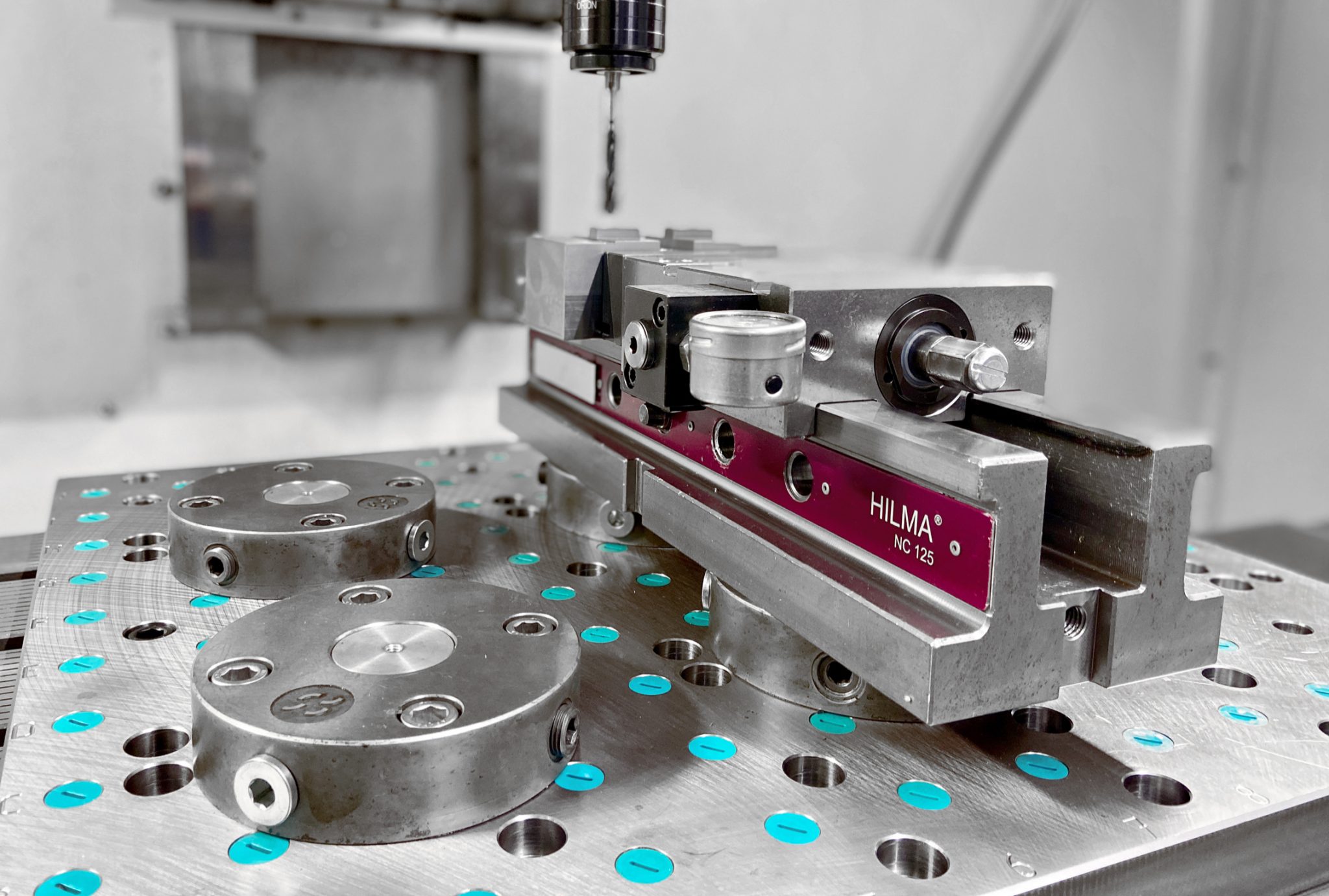 Flexibles Nullpunkt-Spannsystem | ROBOTIK UND PRODUKTION