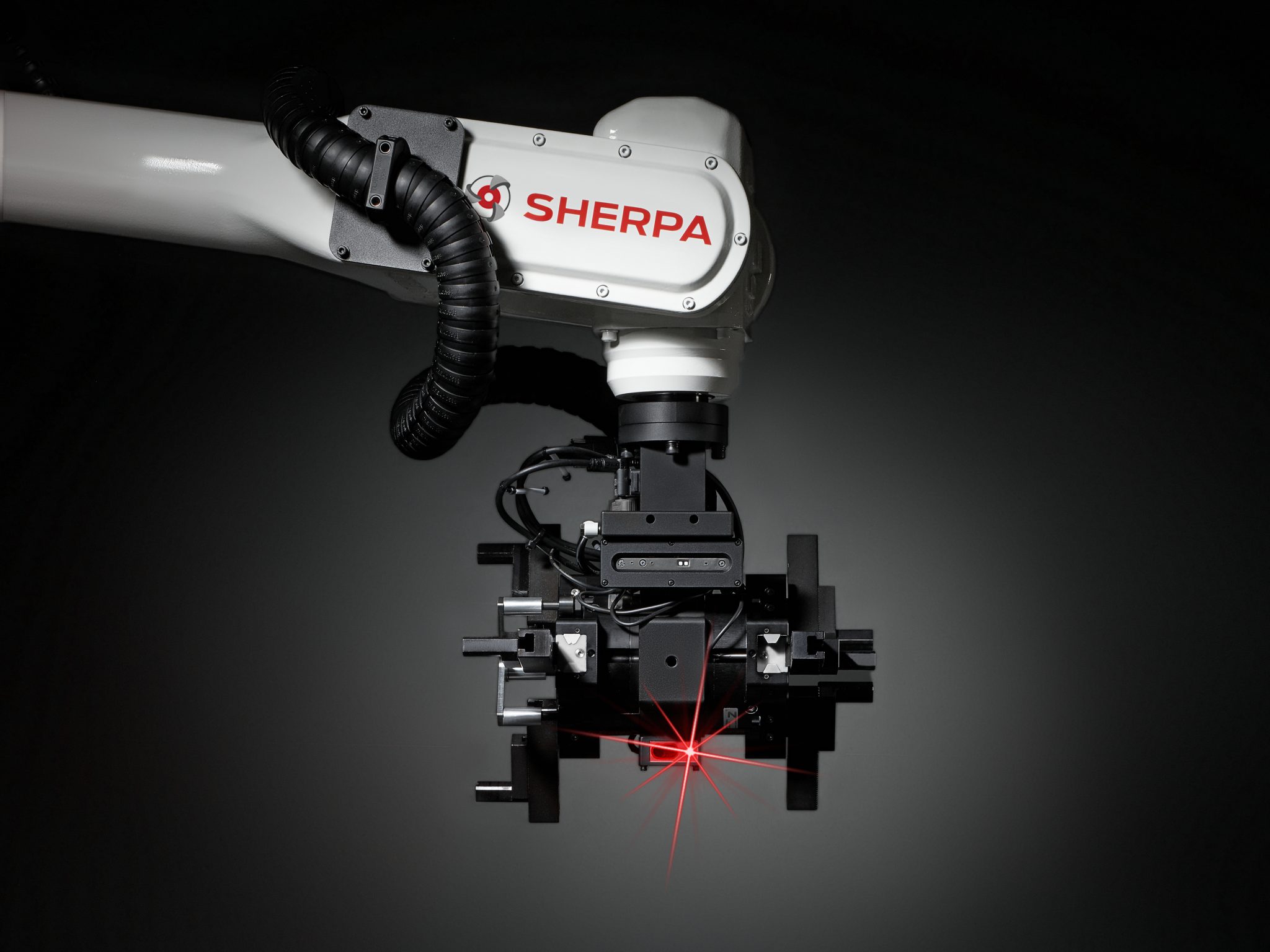 Beladeroboter von Sherpa Robotics mit Drehmomentschrauber | ROBOTIK UND ...