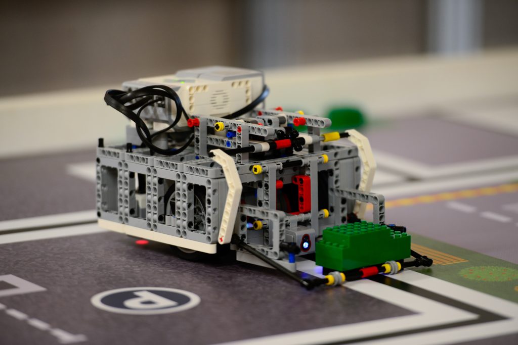 Unterrichtsreihe zur Robotertechnik | ROBOTIK UND PRODUKTION