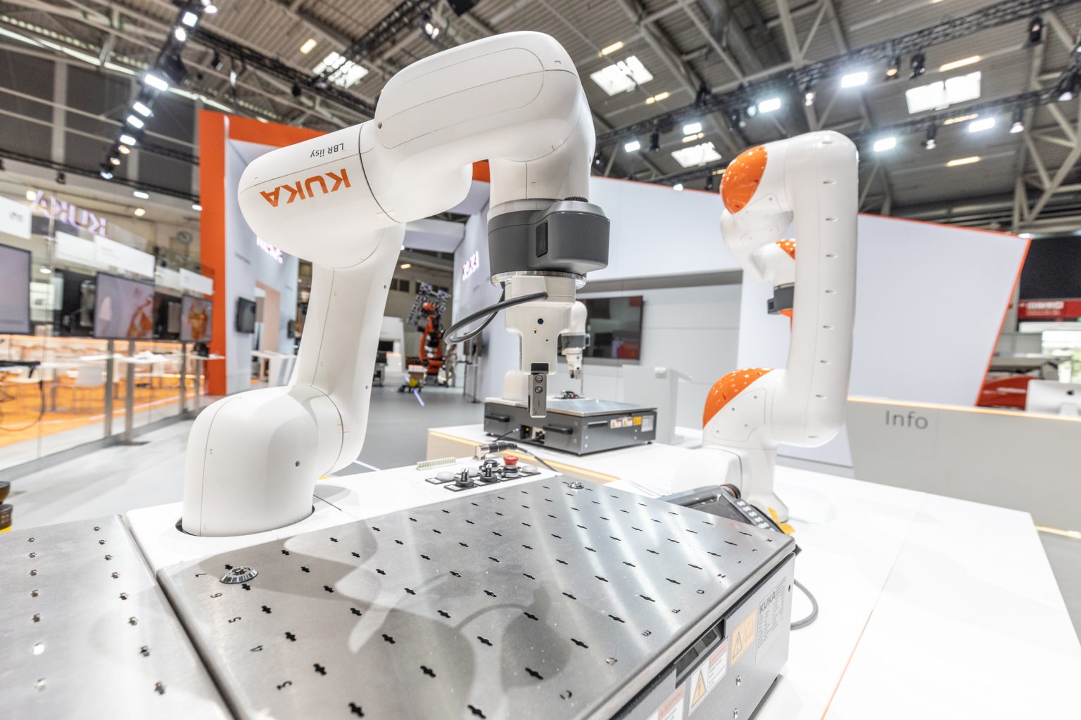 Neue Cobot-Modelle von Kuka | ROBOTIK UND PRODUKTION