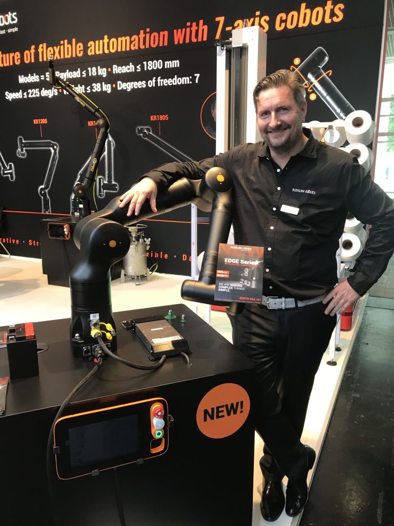 Siebenachs-Cobot mit integriertem Controller - ROBOTIK UND PRODUKTION