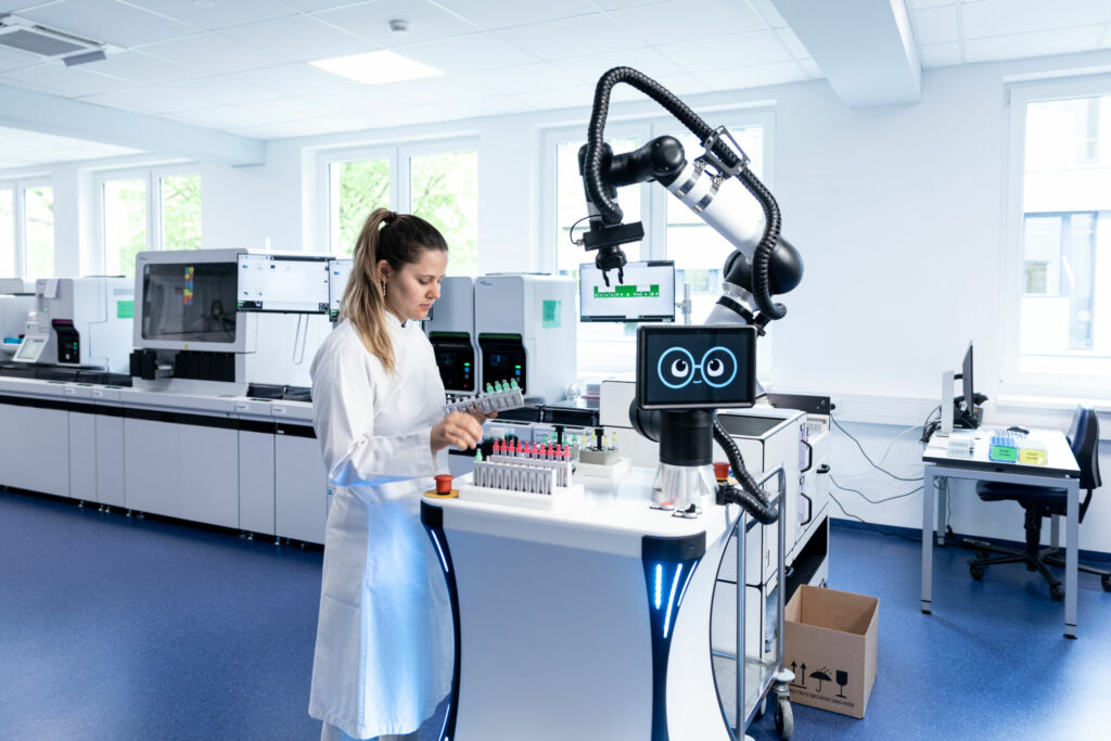 Robotiklösung für medizinische Labore - ROBOTIK UND PRODUKTION