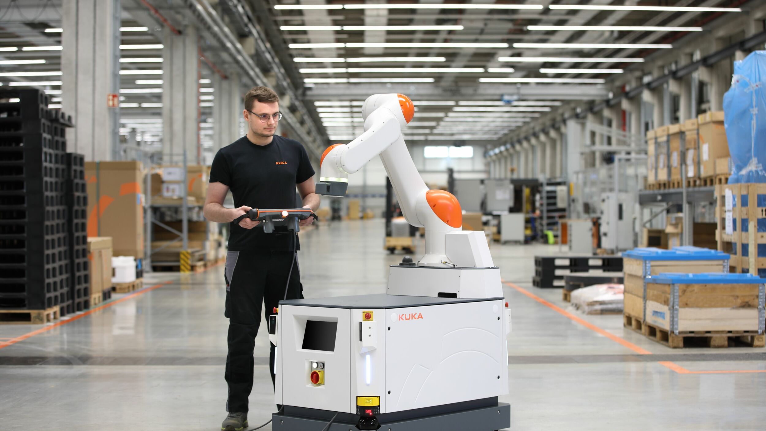 Mobile Plattformen mit und ohne Cobot - ROBOTIK UND PRODUKTION