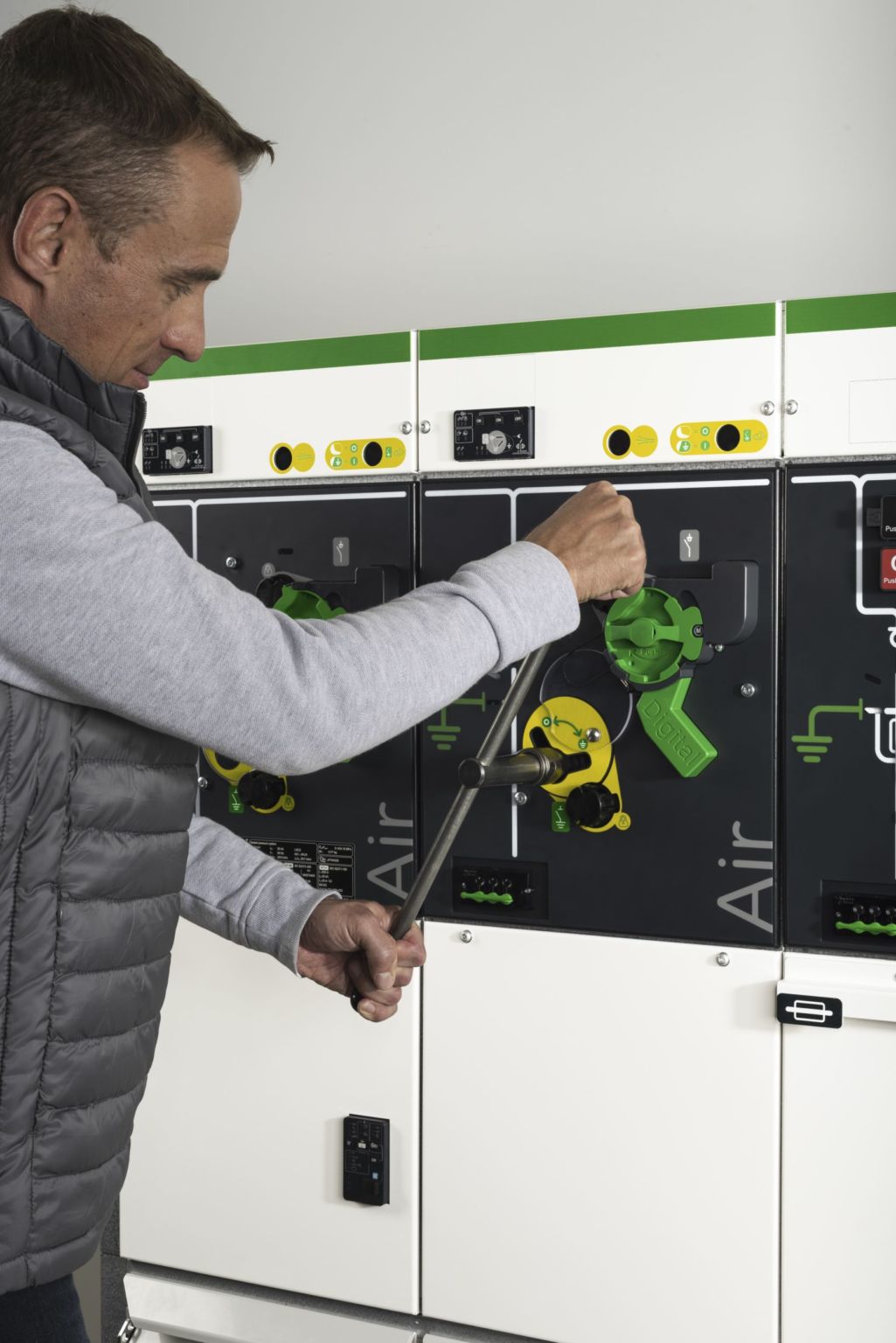 Fit für die Netze der Zukunft - Schaltschrankbau