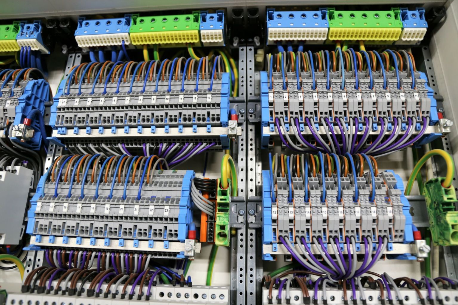 E DIN EN 61439-1 VDE 0660-600-1:2016-10 Niederspannungs ...