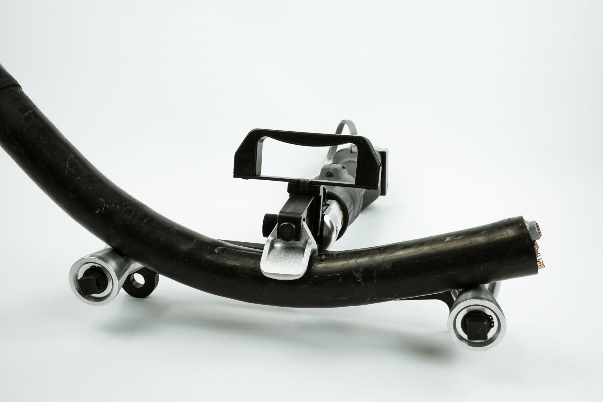 Mit Leichtigkeit große Kabelquerschnitte biegen | Schaltschrankbau