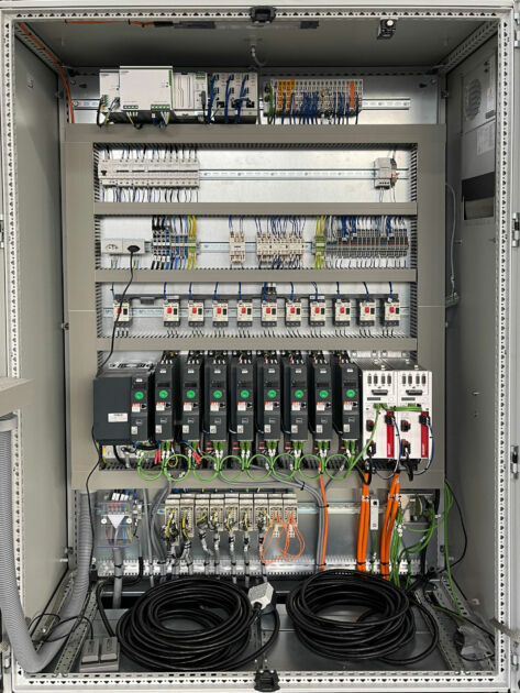 Mehr Platz und Durchblick im Schaltschrank | Page 2 of 2 | Schaltschrankbau